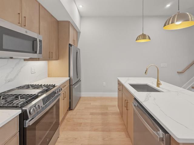 29 Clinton Ave # 2