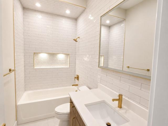 29 Clinton Ave # 2