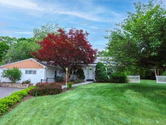 29 Dean Ave, Johnston, RI 02919