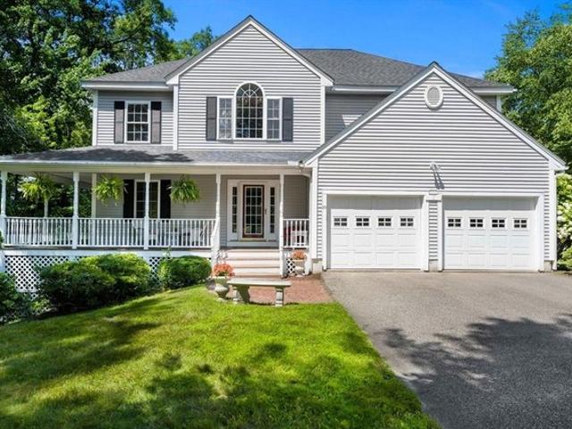 29 Delucia Way, North Andover, MA 01845