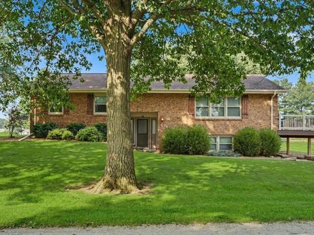 29 Dunlap Woods, Sidney, IL 61877