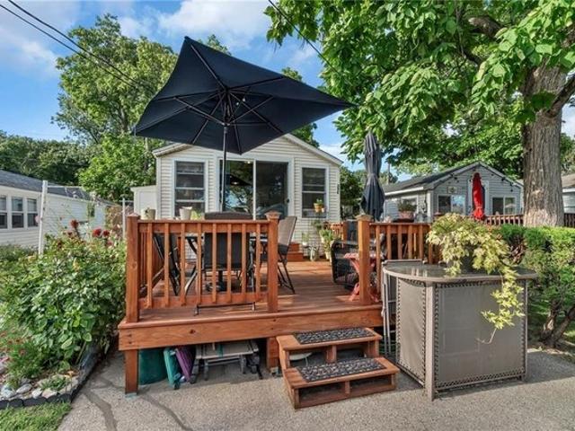 29 E Andrew Comstock Rd, Warwick, RI 02886