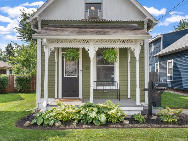 29 E Broadway Street