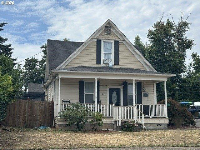 29 E Harrison Ave, Cottage Grove, OR 97424