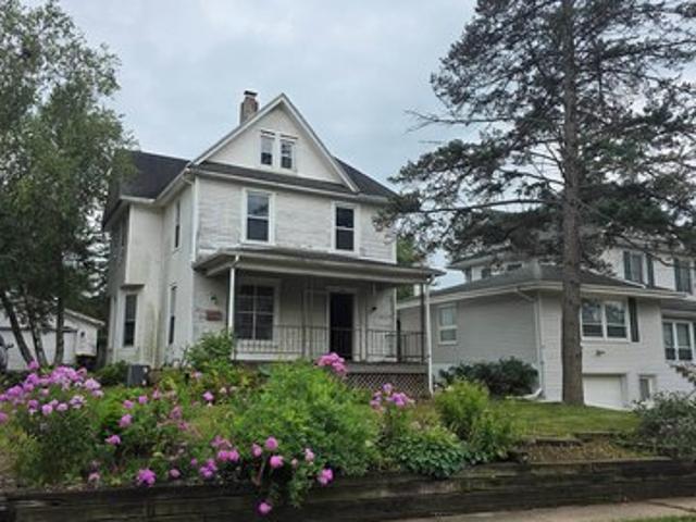 29 E Jefferson St, Freeport, IL 61032