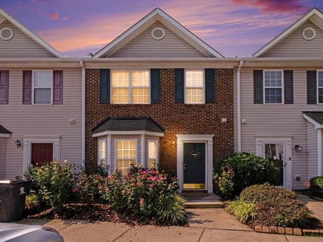 29 Edgebrook Cir, Durham, NC 27703