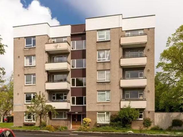 29 Falcon Court, Morningside. 2 bed apartment for sale £265.