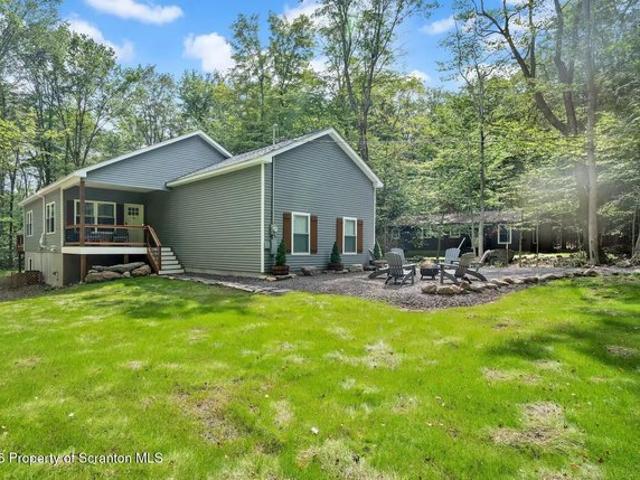 29 Fawn Ct, Clifton Township, PA 18424
