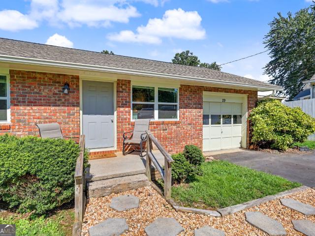 29 Fisher Avenue