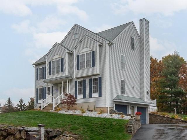 29 Hawk Dr, Salem, NH 03079