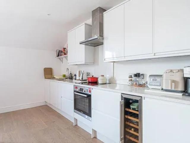 29 Hemstal Road, London, NW6 2AB, United Kingdom | 1 bed apartment for rent #131177279 | Rentberry
