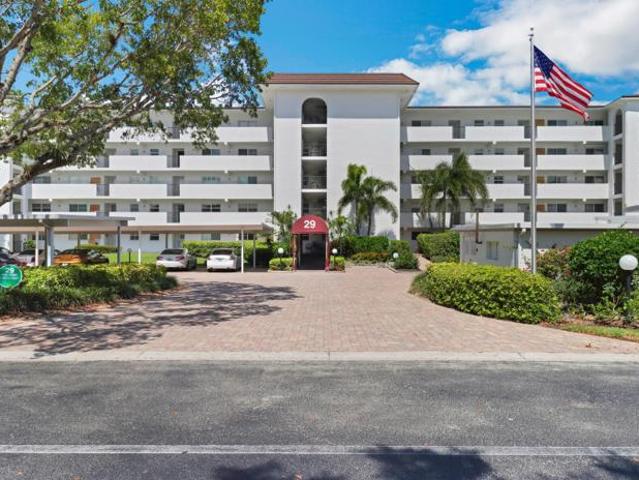 29 High Point #202, Naples, FL 34103