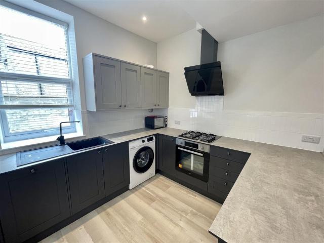 29 Howard Gardens, Adamsdown, Cardiff