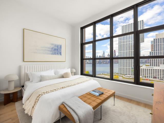 29 HURON Street 12DE