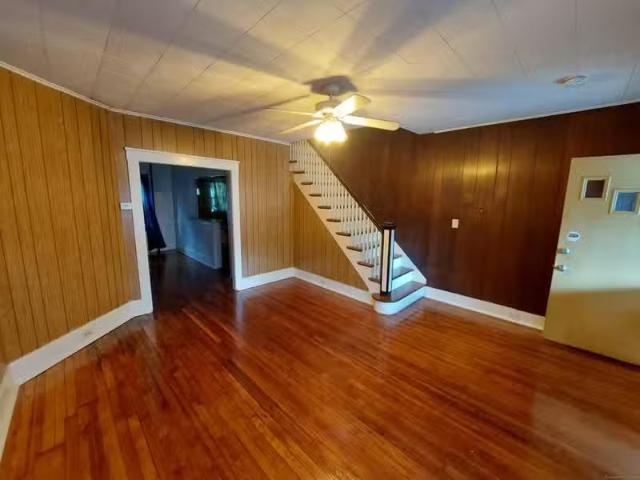 29 IVES ST, WATERBURY, CT 06704 Single Family Residence For Sa.