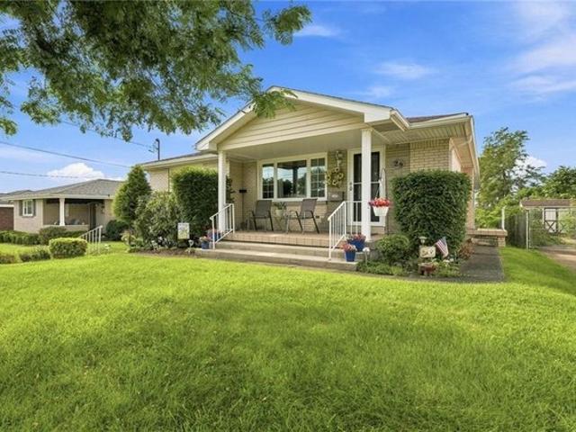 29 Jackson Dr, Monessen, PA 15062