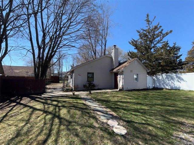 29 Juanita Ave, Huntington, NY 11743