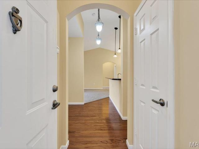 29 Kassebaum Ln, Unit 304, St. Louis, MO 63129 | MLS #26016 | Compass