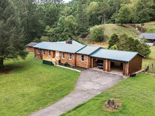 29 Kg Estates Rd, Louisa, KY 41230