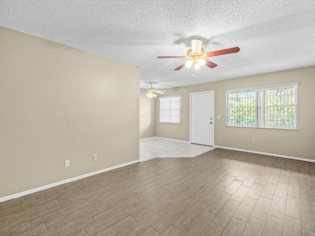 29 Lake Vista Trail, Unit 205, Port St. Lucie, FL 34952 | MLS #R11168