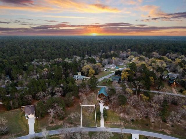 29 Lakecrest Ln, Huntsville, TX 77340
