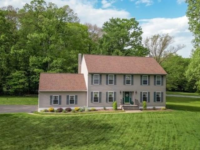 29 Lark Ln, Jefferson Township, NJ 07438