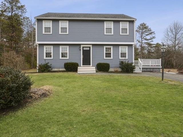 29 Lawrence Rd, Plymouth, MA 02360