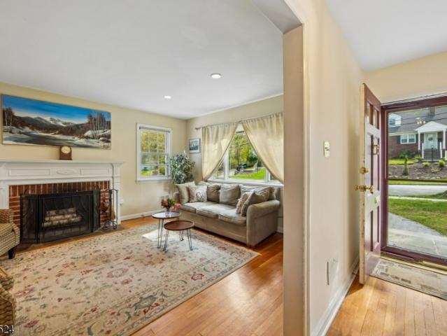 29 Lenox Ter