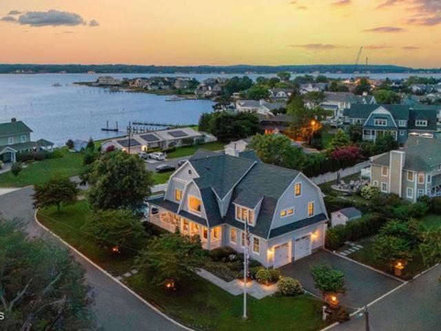 29 Lori Rd, Monmouth Beach, NJ 07750