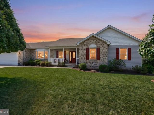 29 Lottie Ln, New Oxford, PA 17350