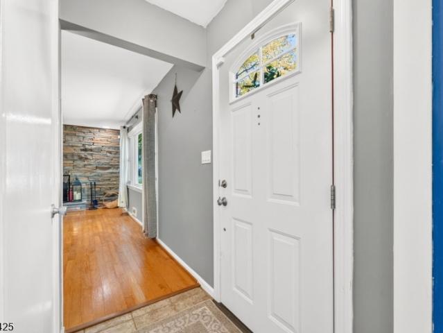 29 Lynn Ave