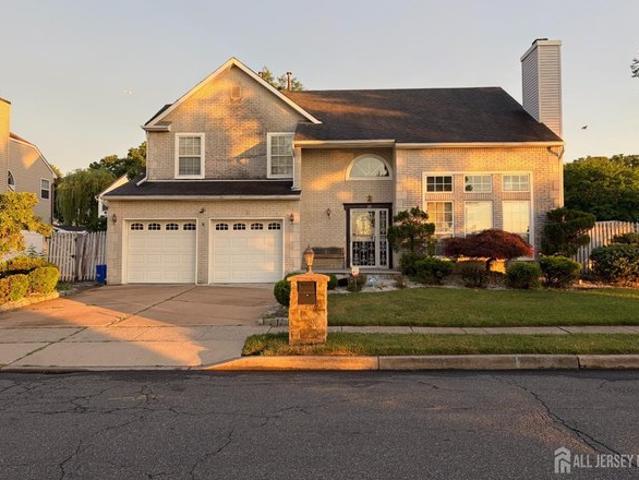 29 Major Dr, Sayreville, NJ 08872