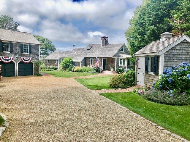 29 Majors Cove Ln, Edgartown, MA 02539