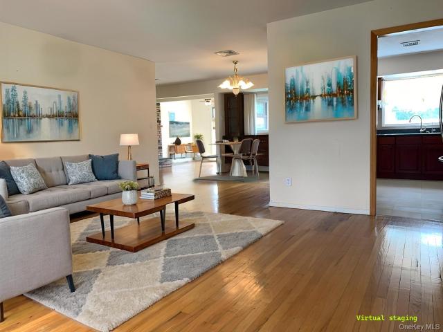 29 Martin Pl, Syosset, NY 11791 | MLS #991709 | Compass