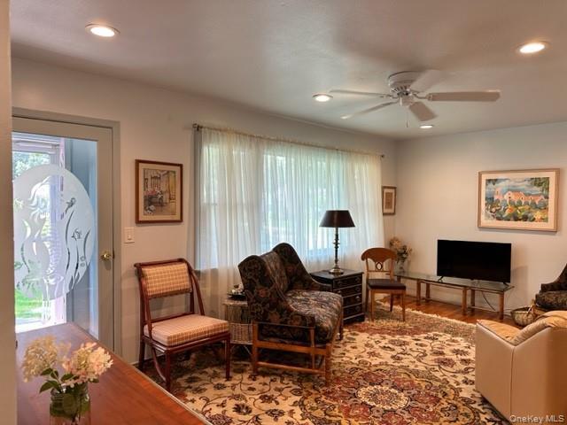 29 Maryland Blvd, Hampton Bays, NY 11946 | MLS #988984