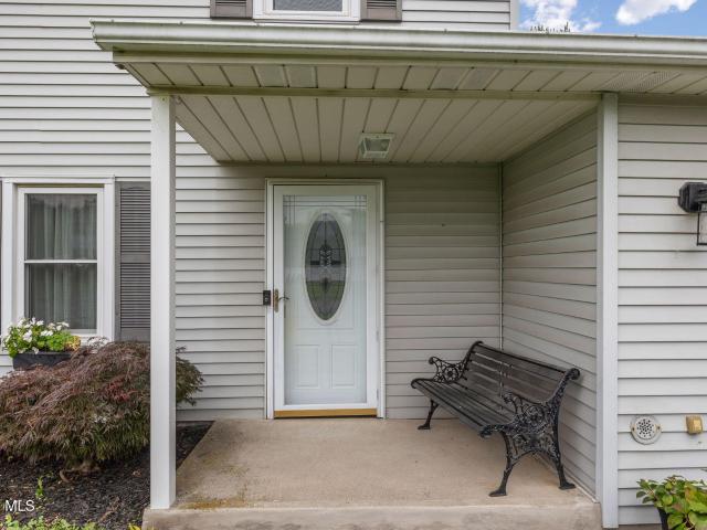 29 Meadowbrook Road