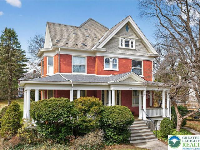 29 N New St, Nazareth, PA 18064 | MLS #773890 | Compass