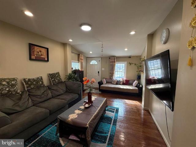 29 N Texas Avenue