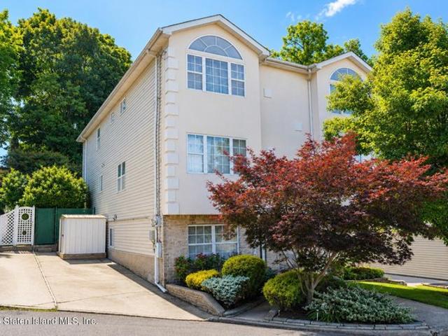 29 Natalie Ct, Staten Island, NY 10304