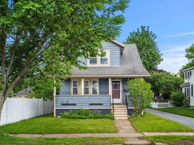 29 Newcastle Rd, Peabody, MA 01960