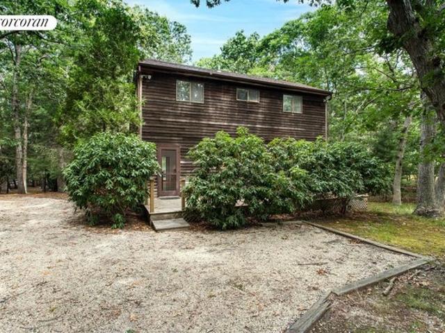 29 Old Meeting House Rd, Quogue, NY 11978