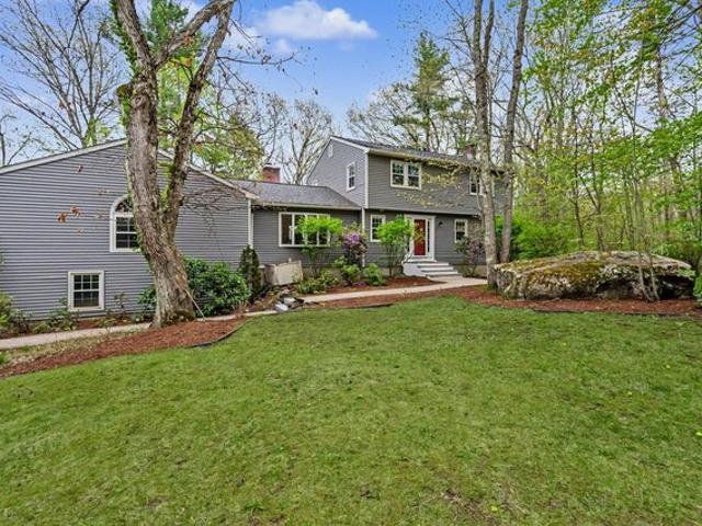 29 Old Sawmill Rd, Bedford, NH 03110