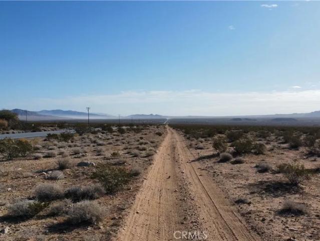 29 Old Woman Springs, Yucca Valley, CA 92284 | MLS #JT26028 | Compass