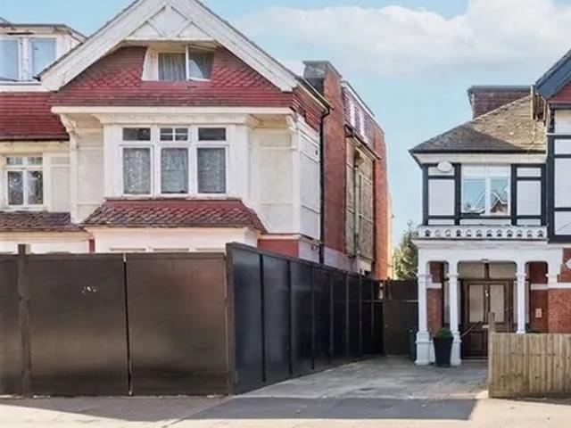 29 Park Avenue, London, NW2 5AN, United Kingdom | 2 bed apartment for rent #122987795 | Rentberry