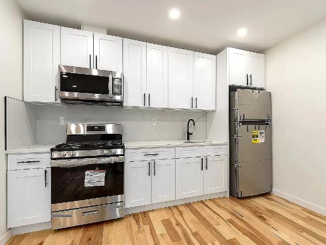 29 PARK Street 3B