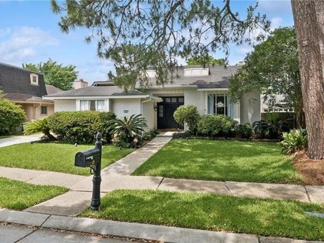 29 Park Timbers Dr, New Orleans, LA 70131