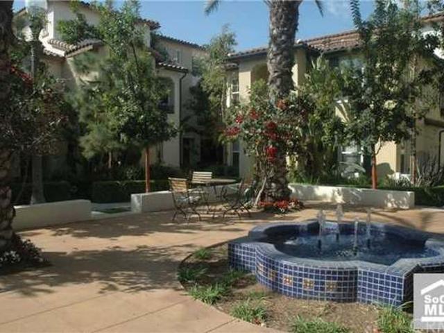 29 PERENNIAL, 2 beds, 3 full baths
