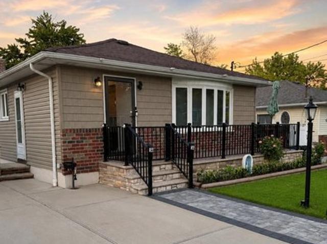 29 Peter Ave, Staten Island, NY 10306