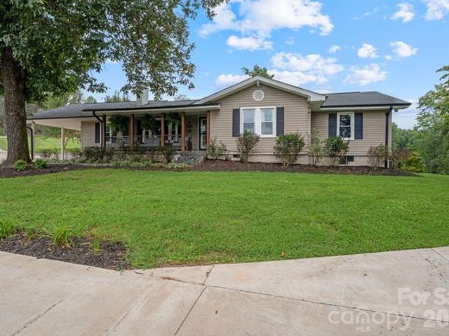 29 Pleasant Hill Rd, Marion, NC 28752
