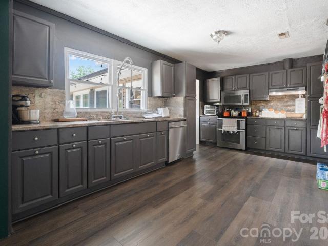 29 Pleasant Hill Road